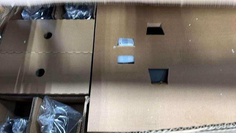 TRAEGER RENEGADE WOOD FIRED GRILL IN BOX - Earl's Auction Company