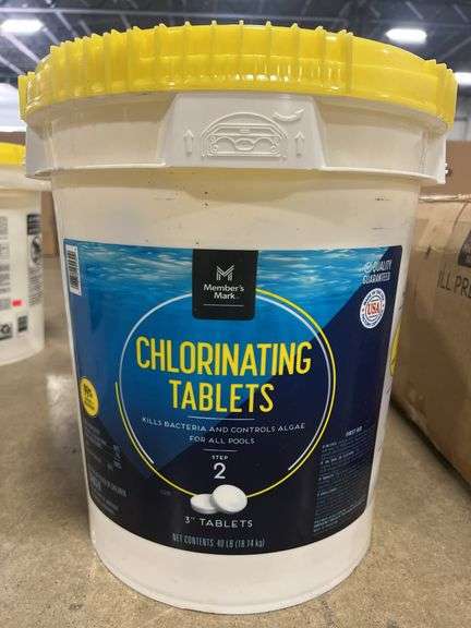 40LB BUCKET OF CHLORINATING TABLETS - Earl's Auction Company