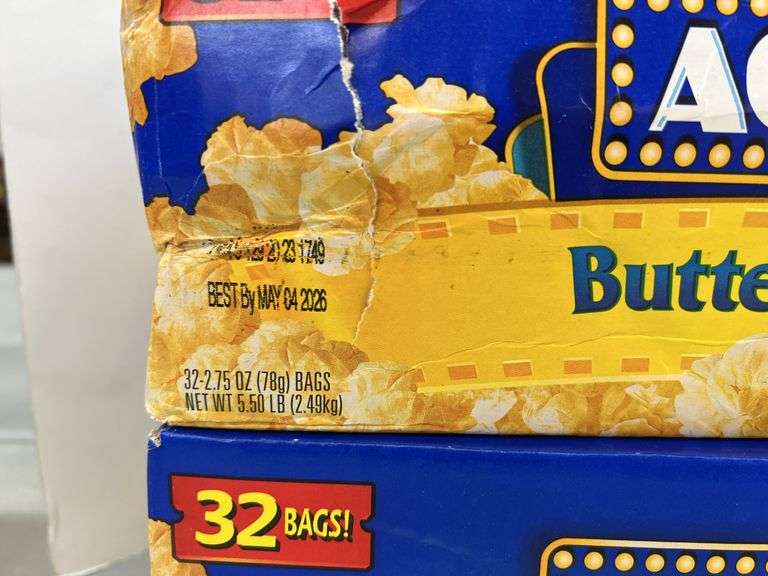 (2) BOXES OF ACT II POPCORN - Earl's Auction Company