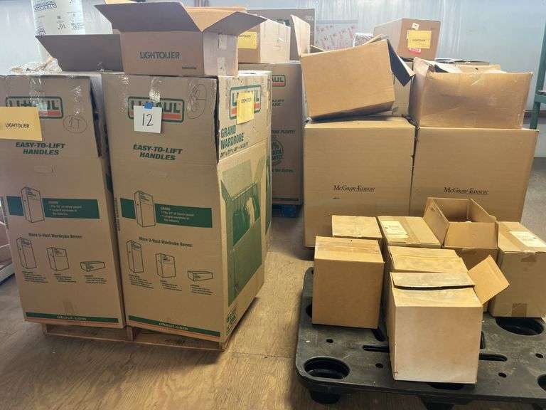 MISC PALLET OF LIGHTING - SEE PHOTOS - Earl's Auction Company