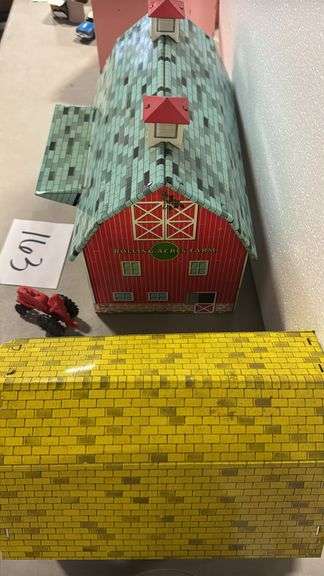 (2) VINTAGE TOY BARNS W/ ACCESSORIES - Earl's Auction Company