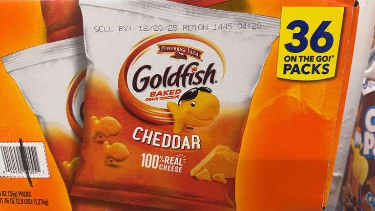 (2) BOXES OF GOLDFISH - Earl's Auction Company