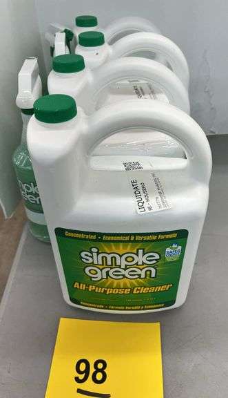 (4) JUGS OF SIMPLE GREEN & (3) SPRAY BOTTLES - Earl's Auction Company