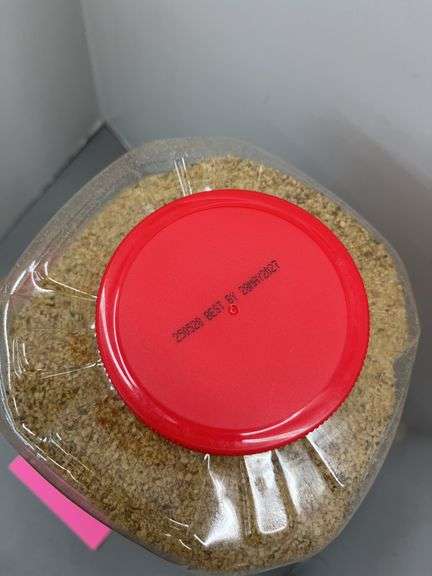 (3) CONTAINERS OF VIGO BREAD CRUMBS - Earl's Auction Company