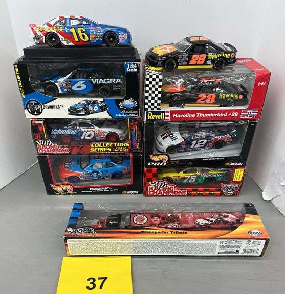 9PC LOT OF RACE CAR MODELS - SEE PHOTOS - Earl's Auction Company