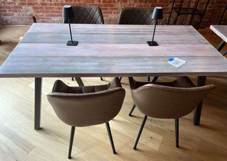 COMMERCIAL TABLE & (4) CHAIRS - Earl's Auction Company