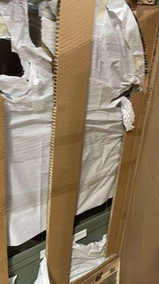 ENZO COLLECTION CABINET IN BOX - GREEN - Earl's Auction Company