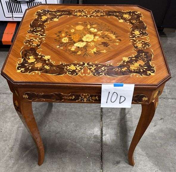 WOOD GAME TABLE W/ INTERCHANGEABLE TOPS - Earl's Auction Company