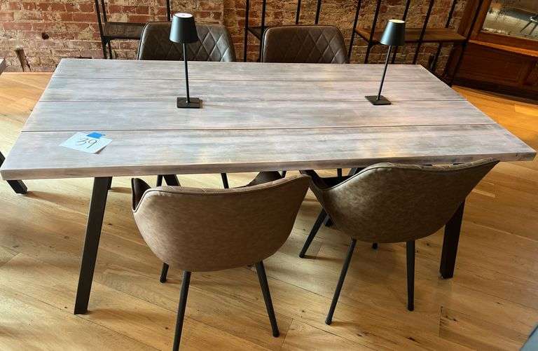 COMMERCIAL TABLE & (4) CHAIRS - Earl's Auction Company