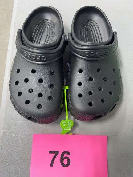 UNISEX CROCS SHOES - SIZE MENS 6 & WOMENS 8 - Earl's Auction Company
