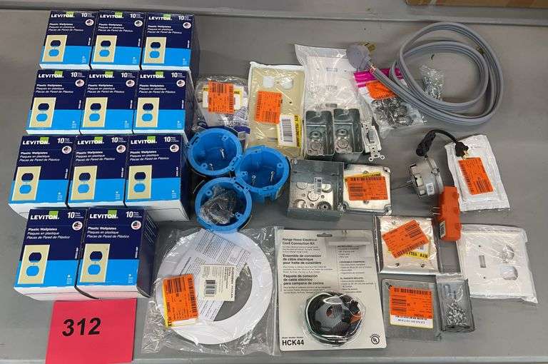 MISC LOT OF ELECTRICAL ITEMS - SEE PHOTOS - Earl's Auction Company