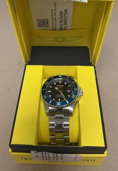 INVICTA MENS WATCH W/ BOX - Earl's Auction Company