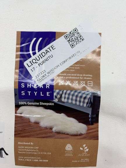 SHEAR STYLE 44"x 28" GENUINE SHEEPSKIN RUG - Earl's Auction Company