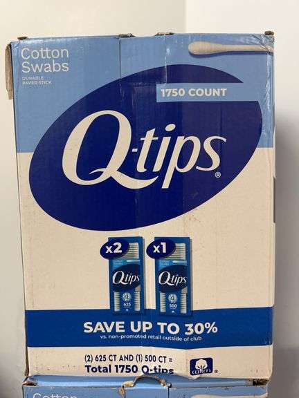 (2) BOXES OF Q TIPS - Earl's Auction Company