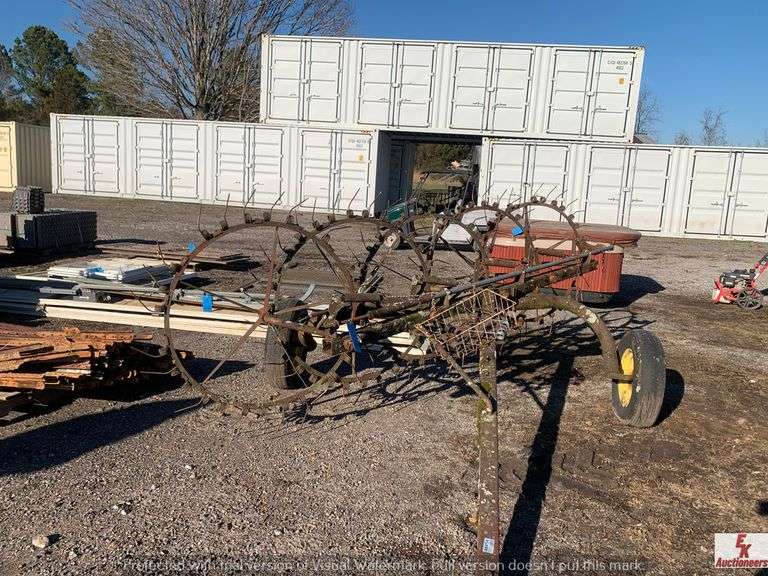 FARMHAND HAY RAKE W/ EXTRA TEETH - EK Auctioneers LLC