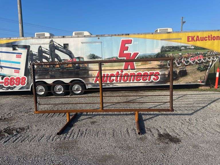 QTY. (1) 12' FREESTANDING PIPE FENCE PANEL - EK Auctioneers LLC