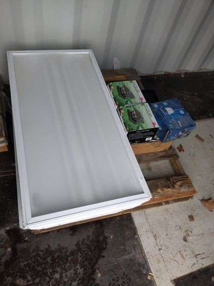 QTY (3) 2X4 FLORESCENT LIGHTS, EXTERIOR POST LIGHTS - EK Auctioneers LLC