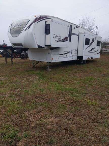 2012 LAREDO KEYSTONE 5TH WHEEL CAMPER - EK Auctioneers LLC