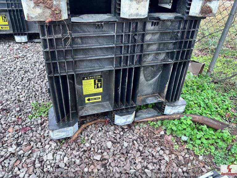 QTY (1) PLASTIC FEED BIN - HOLDS 800LBS OF BEEF DEVELOPER - EK ...