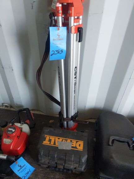 CST/BERGER SURVEY STAND W/ DEWALT TRANSIT - EK Auctioneers LLC