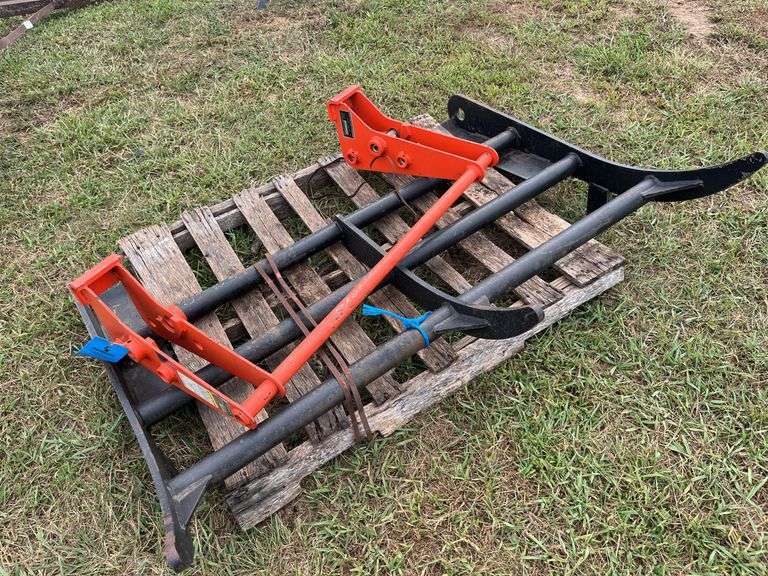 KUBOTA LOADER BRACKET - EK Auctioneers LLC