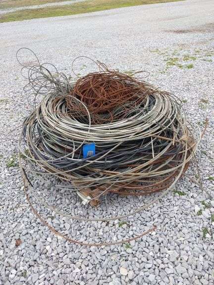 LOT OF MISC USED CABLES - EK Auctioneers LLC