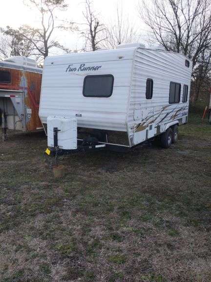 2024 FUN RUNNER BY CARSON TAG ALONG TOY HAULER - EK Auctioneers LLC