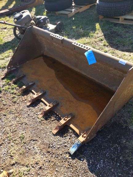 6' QUICK ATTACH BUCKET - EK Auctioneers LLC