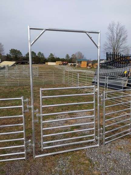 QTY (10) 8' SHEEP & GOAT CORRAL PANELS W/ (1) 4' WALK THRU - EK ...