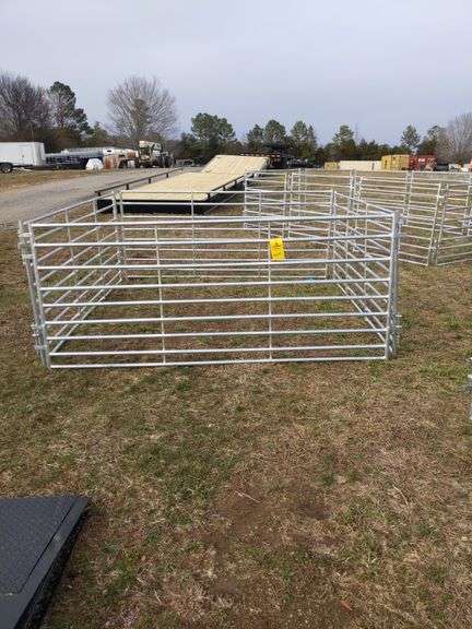 QTY (4) 8' SHEEP & GOAT CORRAL PANELS - EK Auctioneers LLC