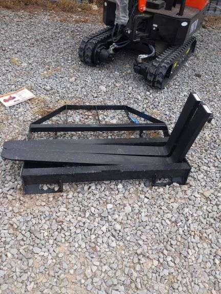 UNUSED SKIDSTEER QUICK ATTACH FORKS - EK Auctioneers LLC