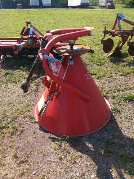 COSMO SEEDER SPREADER - EK Auctioneers LLC