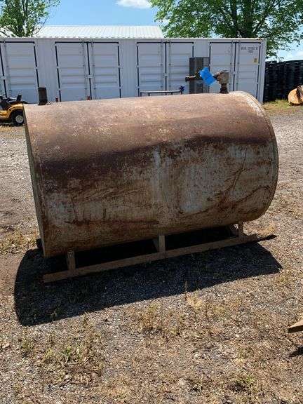 FUEL TANK WITH RUNNERS - EK Auctioneers LLC