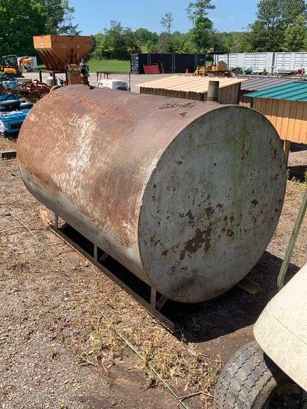 FUEL TANK WITH RUNNERS - EK Auctioneers LLC