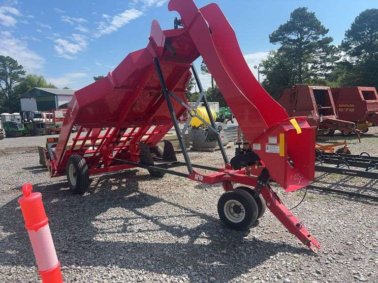 KUHNS AF10 10 BALE PACK BALE ACCUMILATOR - EK Auctioneers LLC