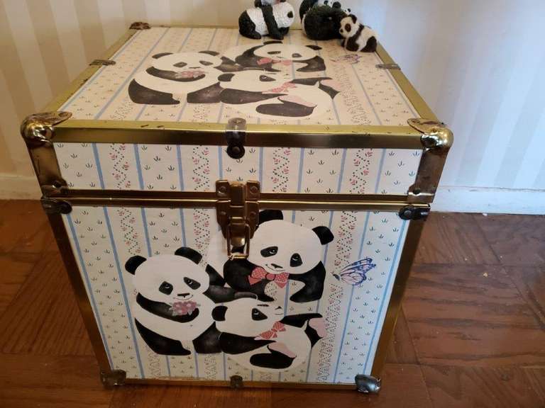 Cedar Lined Panda Storage Box with Panda Figurines - Estate Sales RVA