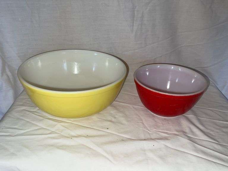 Pyrex bowls - Auction Services LTD