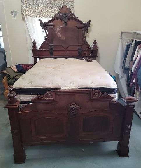 Full Size Antique Bed - Auction Services LTD