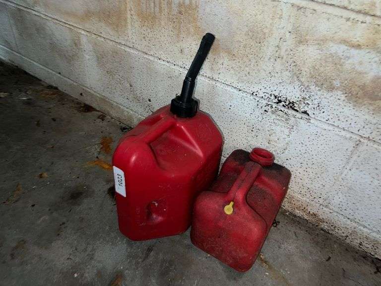 Gas cans - Auction Services LTD