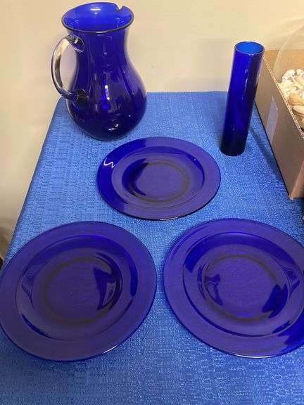 Cobalt blue items - Auction Services LTD