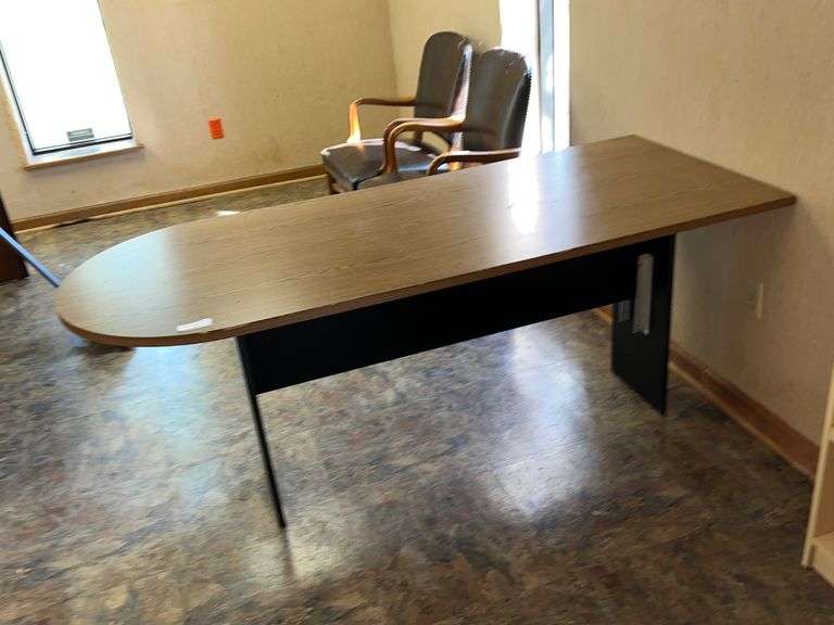 Bullet Top Desk - Auction Services LTD