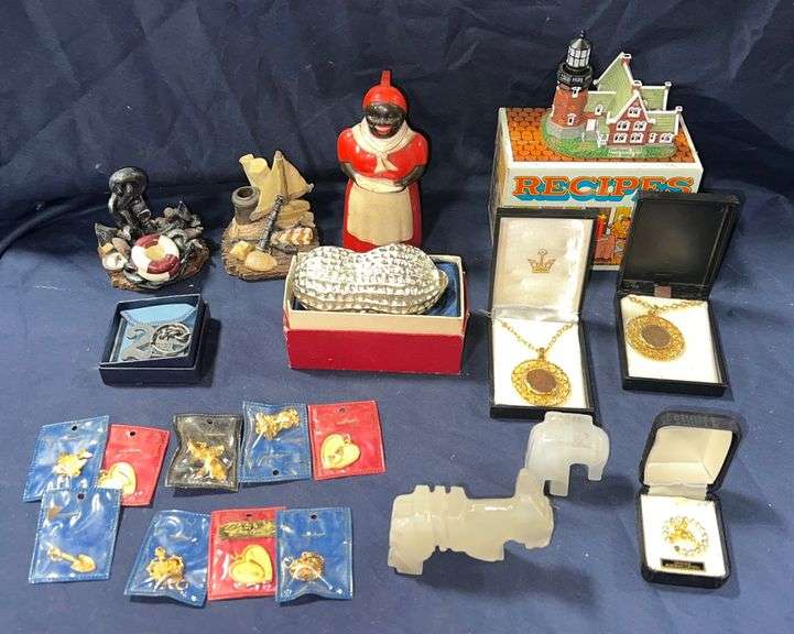 Trinkets and Decor - Auction Services LTD