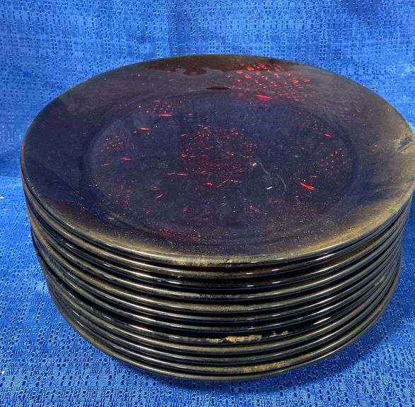 Red dishes - Auction Services LTD