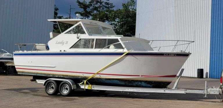 1970 Marinette 28 Express Cruiser - Auction Services LTD