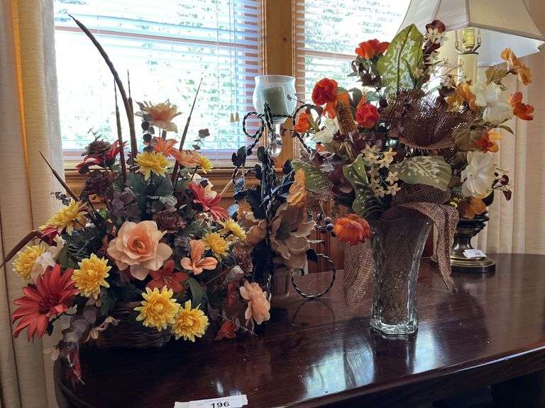 Flower arrangements - Auction Services LTD