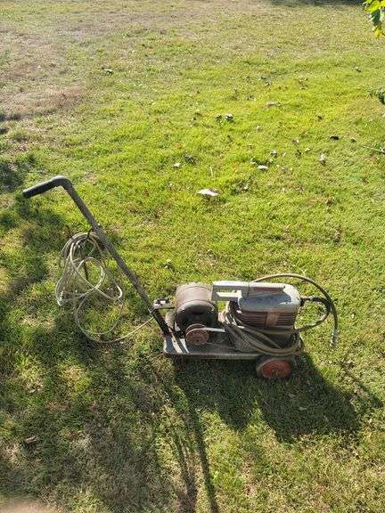 Vintage Air compresser - Auction Services LTD