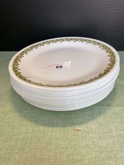 Corelle plates - Auction Services LTD