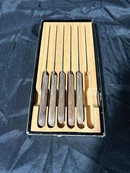 Knife Sets - Auction Services LTD