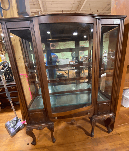 Antique China display cabinet - Auction Services LTD