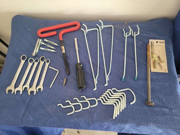 Mixed tools - Auction Services LTD